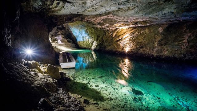 Podzemno jezero Saint Léonard Secret World