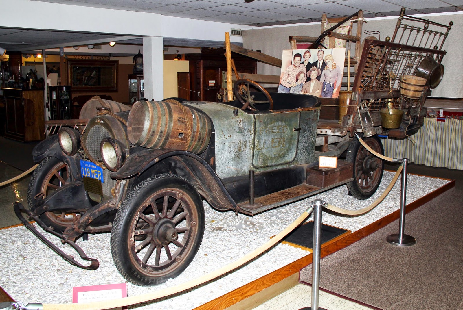 Ralph Foster Museum - Secret World