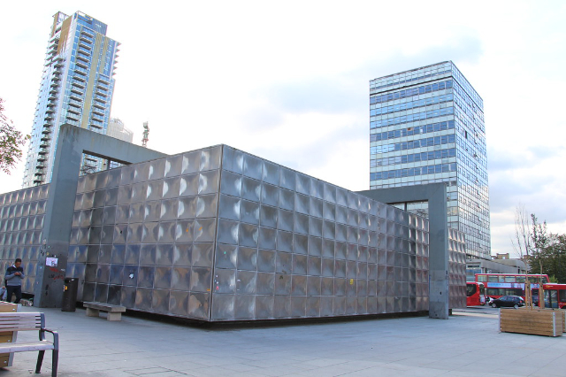 Het Michael Faraday Monument · Secret World