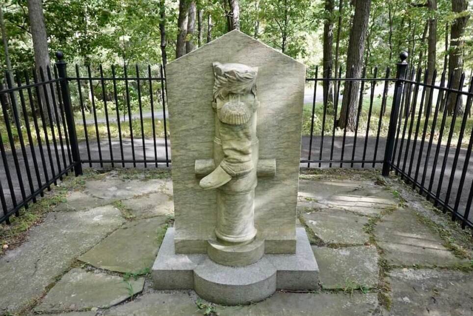 Starta Monument - Secret World