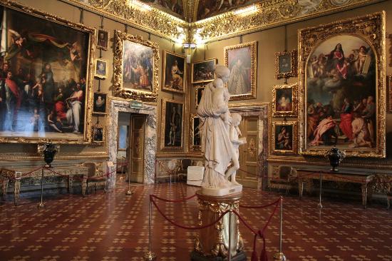 Tanglay Galereyasi - Secret World