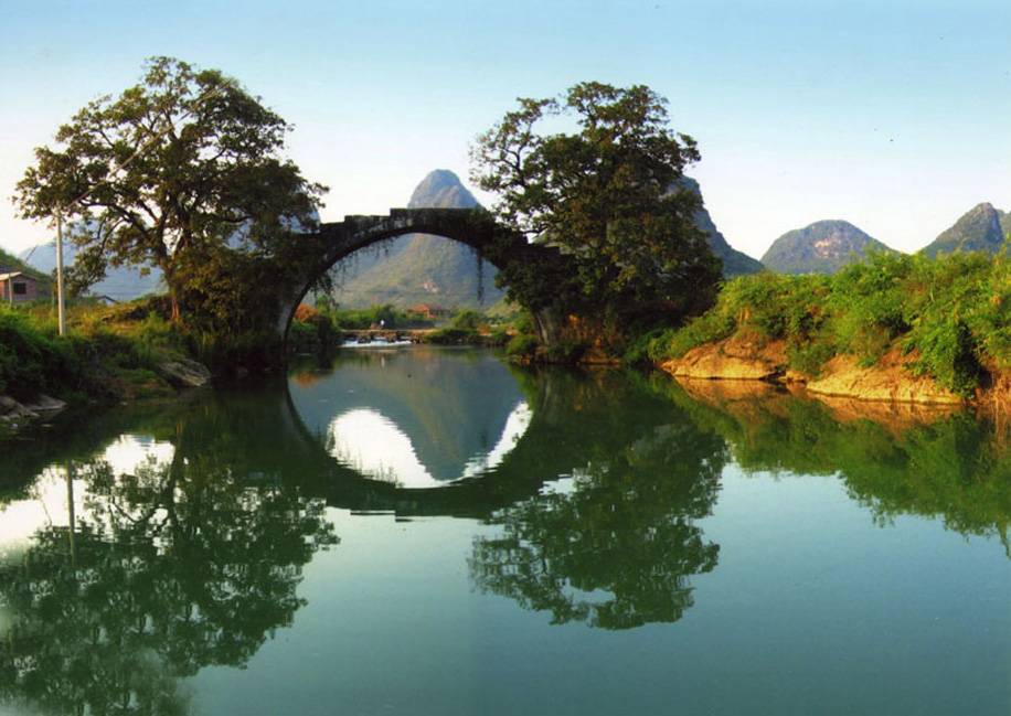 Ang Pulpi Bridge, isang sinaunang bato bridge - Secret World